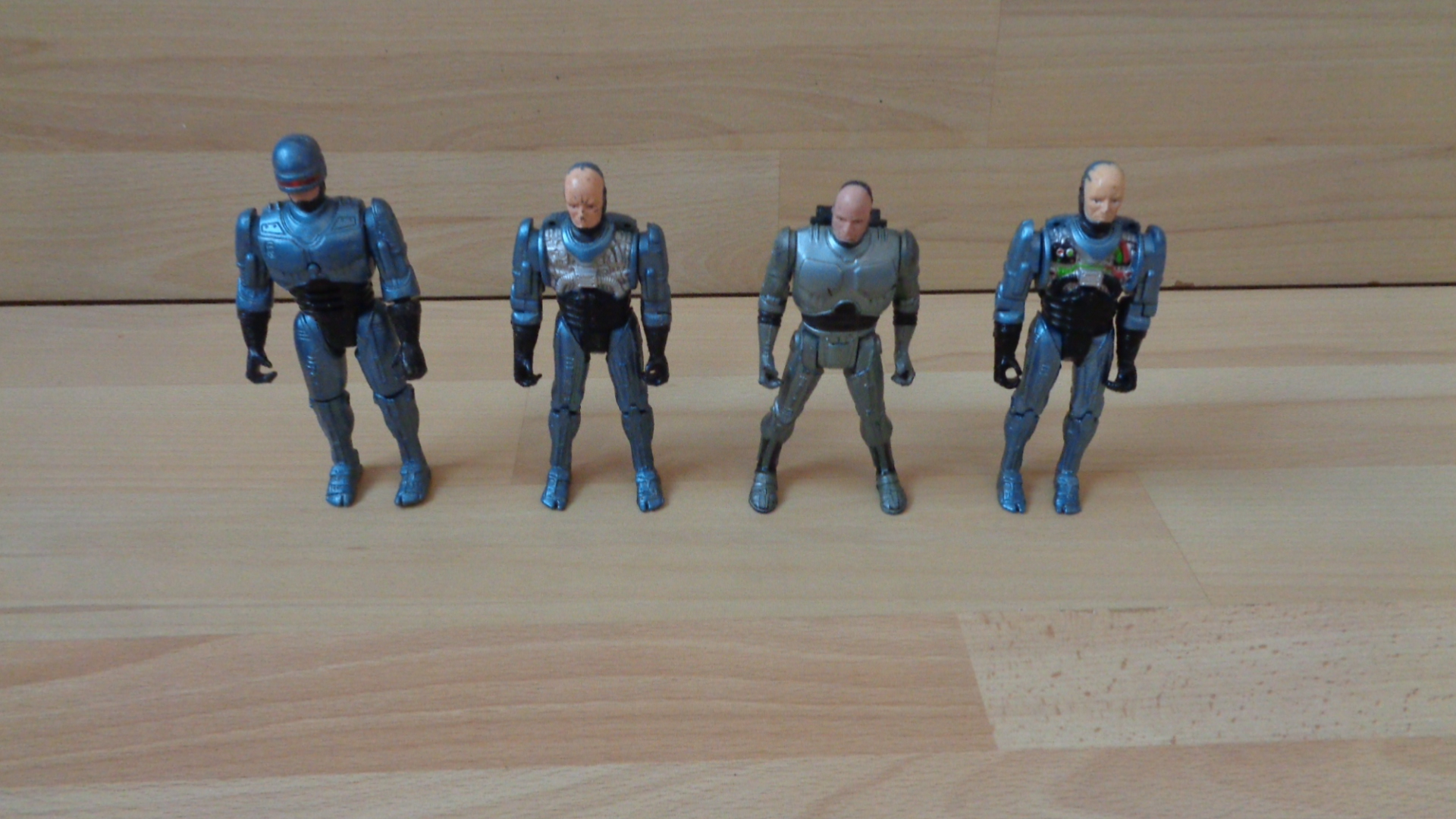 0493 – figurines RoboCop – aimboutique